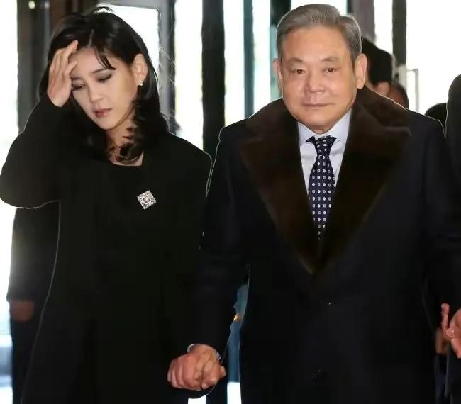 "Samsung Princess" Li Fuzhen, rich and beautiful, married a bodyguard ...