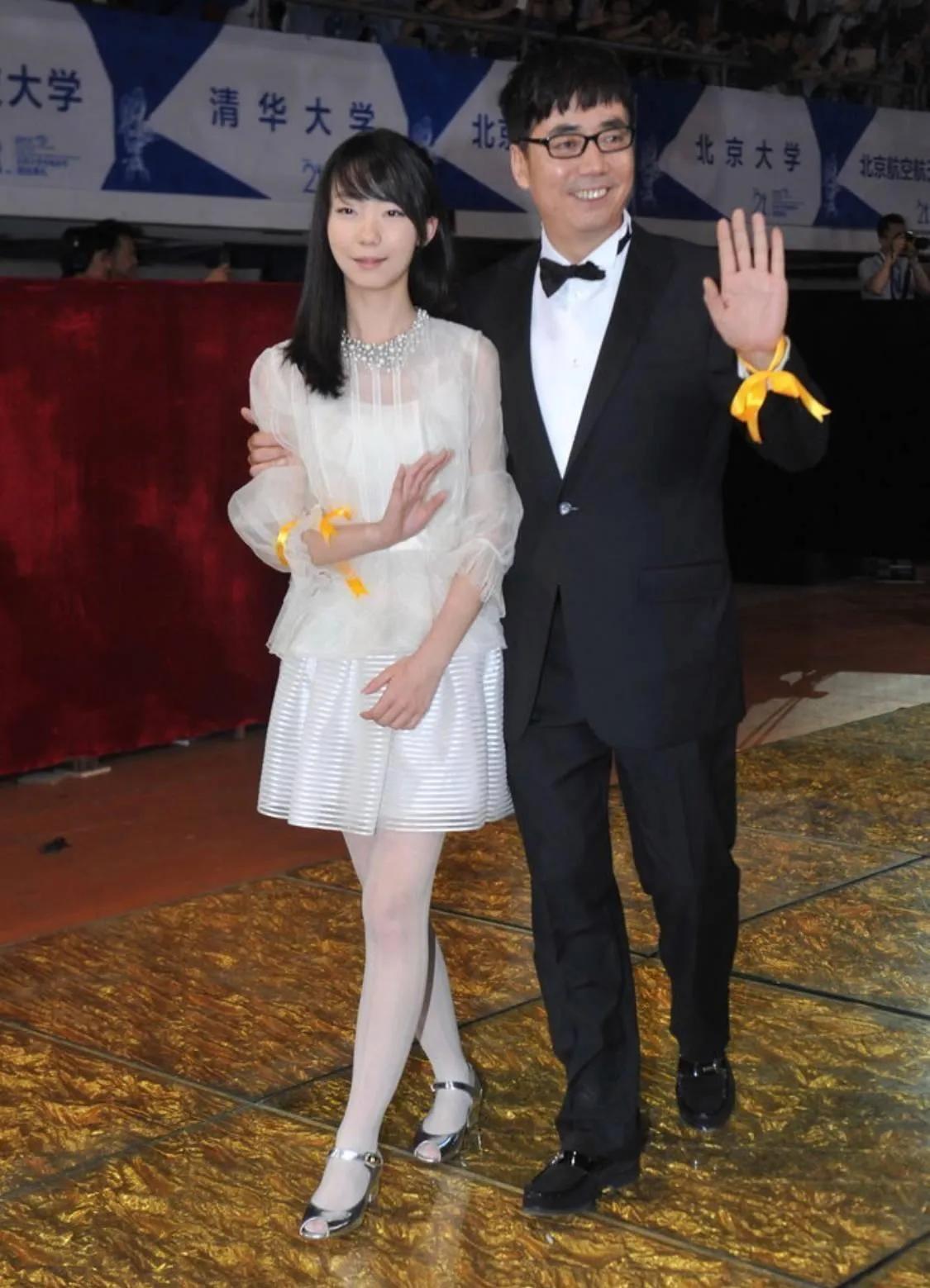 Fan Ming took his daughter on the red carpet. Fortunately, his wife has ...