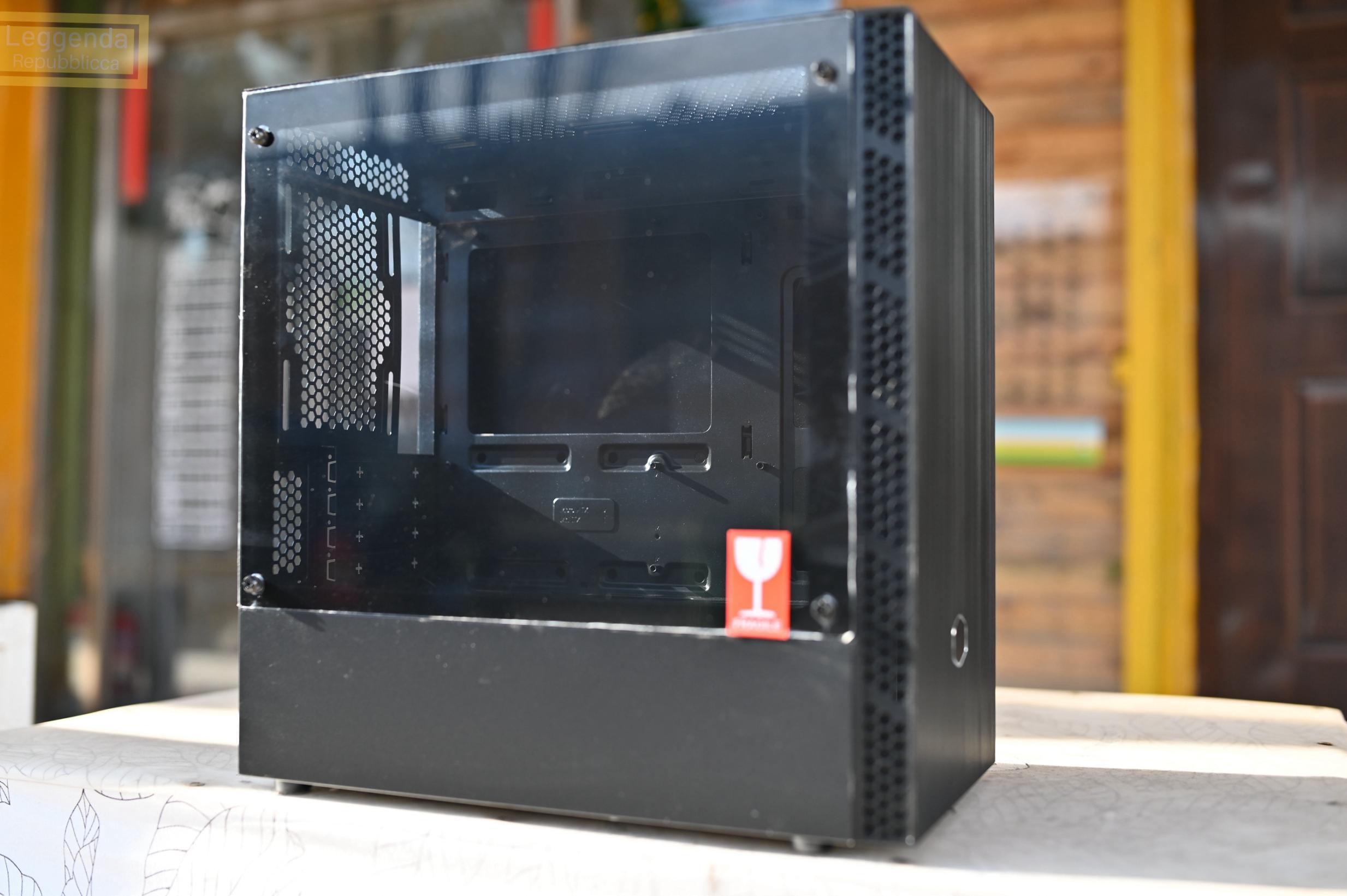 The case that makes your computer flash the hexagon logo - iMedia