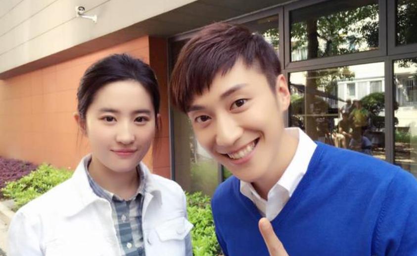 On the 7th anniversary of Qiao Renliang's death, Chen Qiaoen offered ...