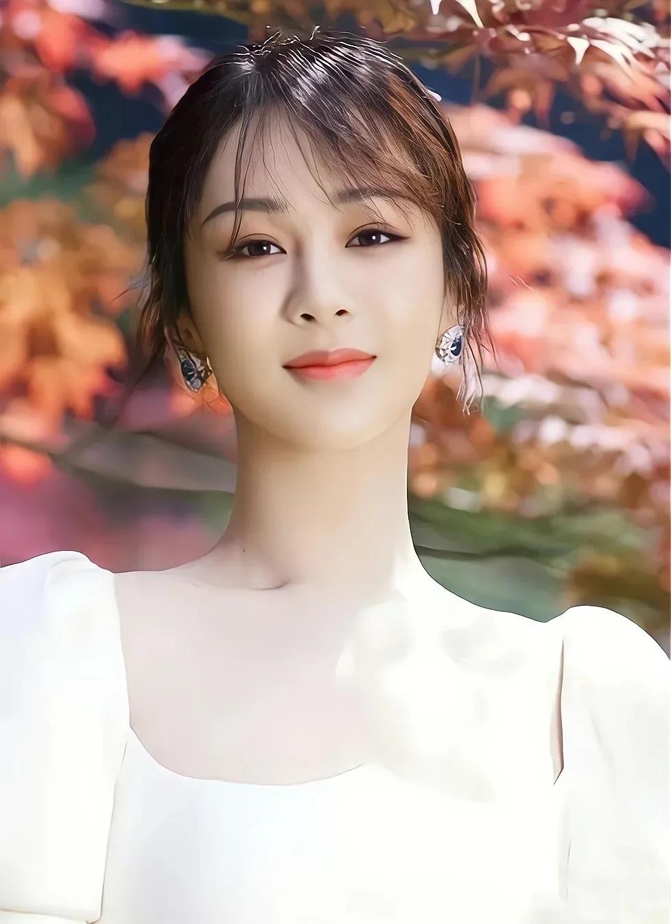 Cute and beautiful Yang Zi - iNEWS