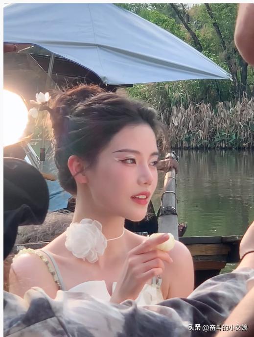 A recent photo of Sun Zhenni: Too beautiful, people can't take their ...