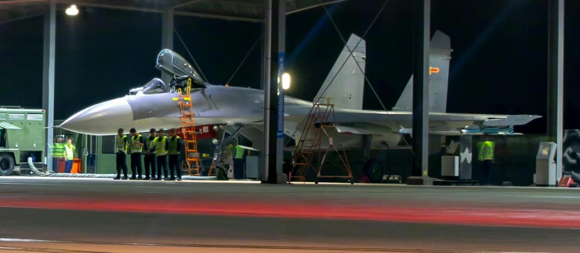 J-11BG will be displayed publicly! Upgraded AESA radar can carry PL15 ...