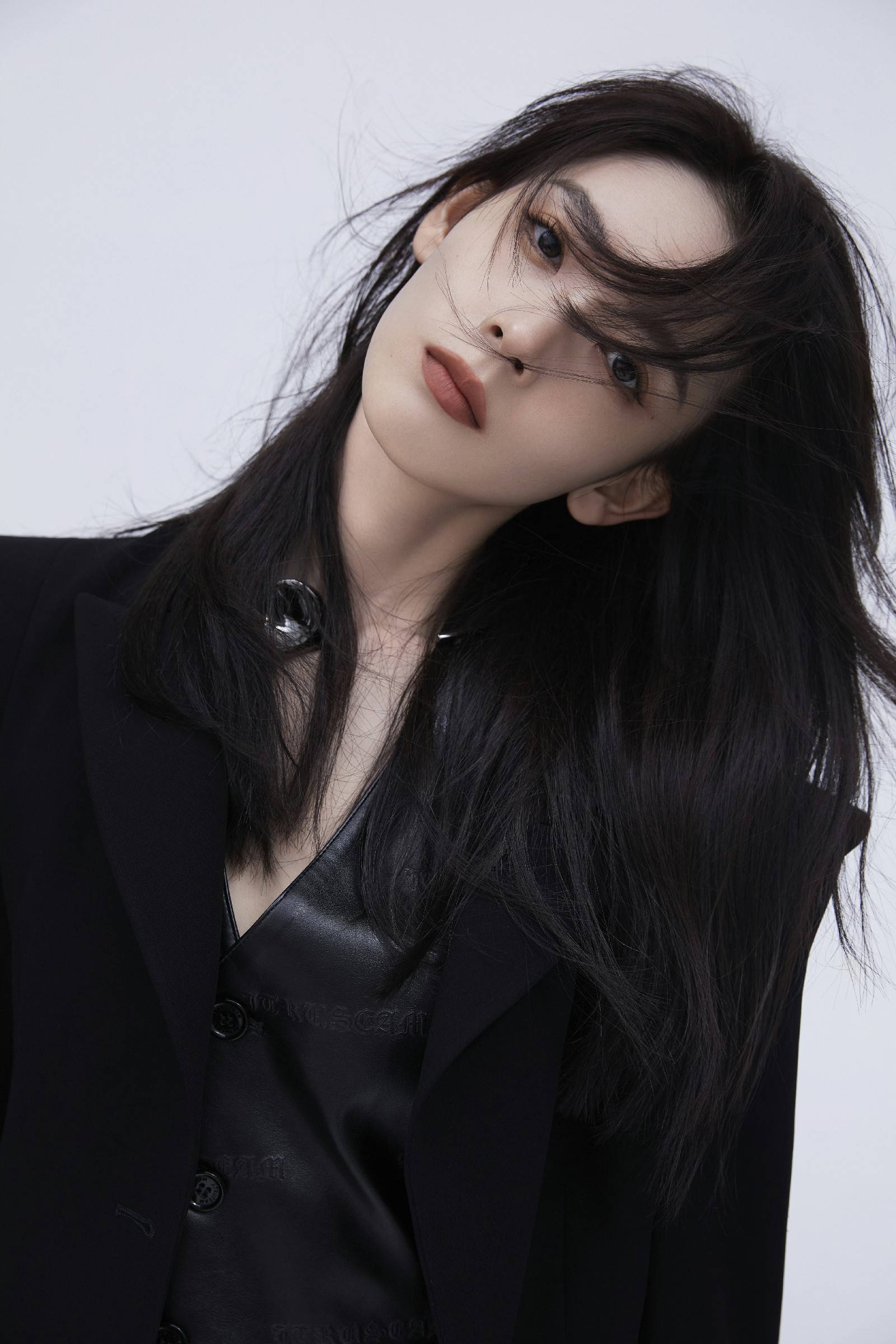 Chen Yao officially announced that he joined China Television and Tongcheng and went to the ...