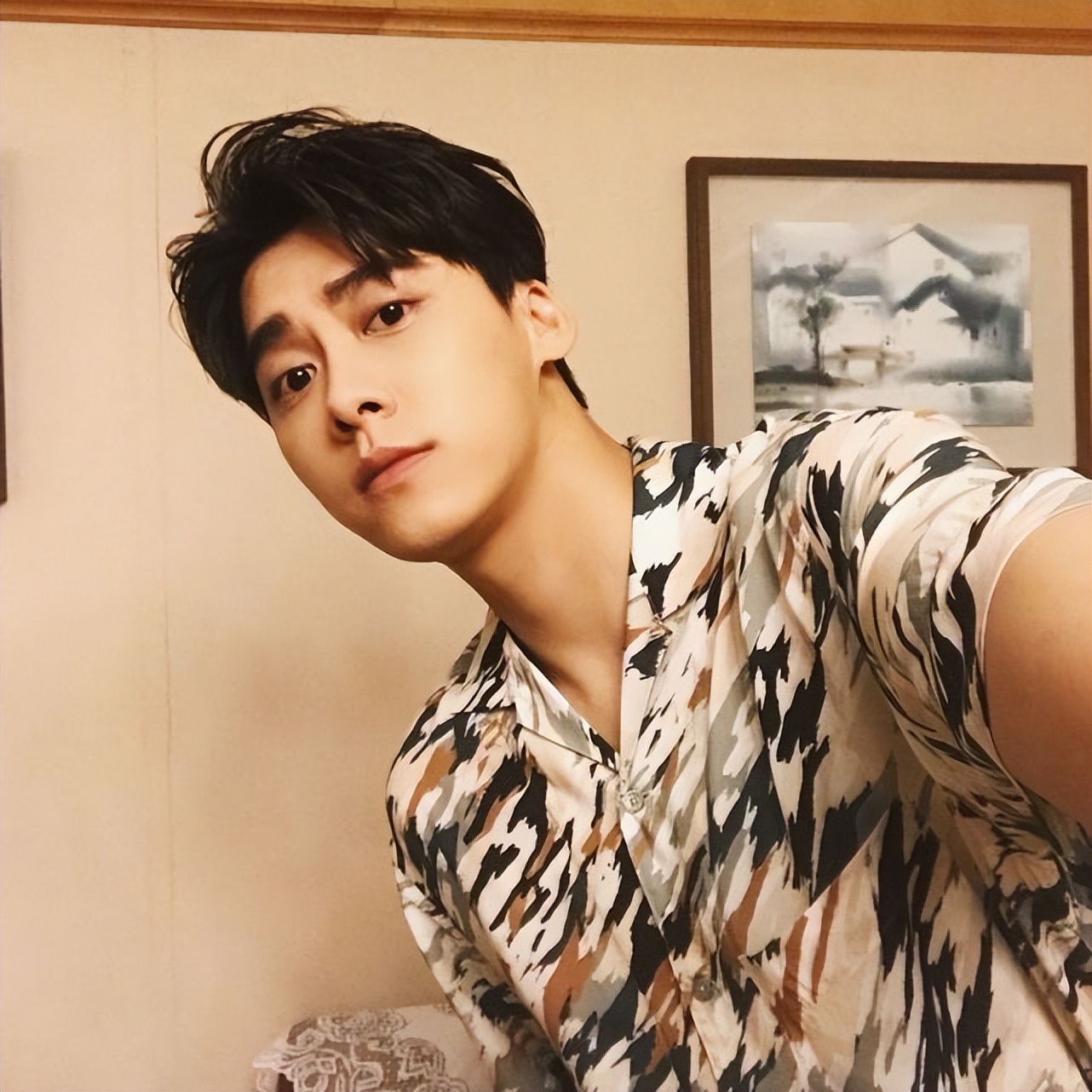 After Li Yifeng visited a prostitute and collapsed his house, actor Zhu ...