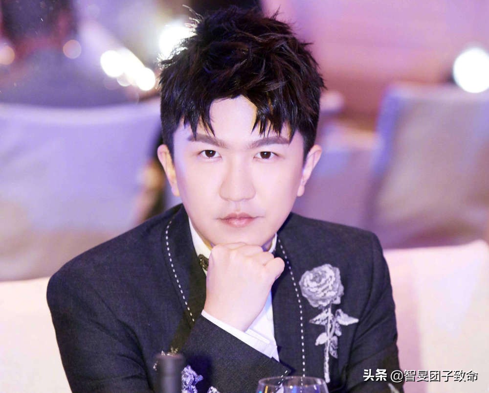 "A strong man with a background in the black and red world" - Zhang Da ...