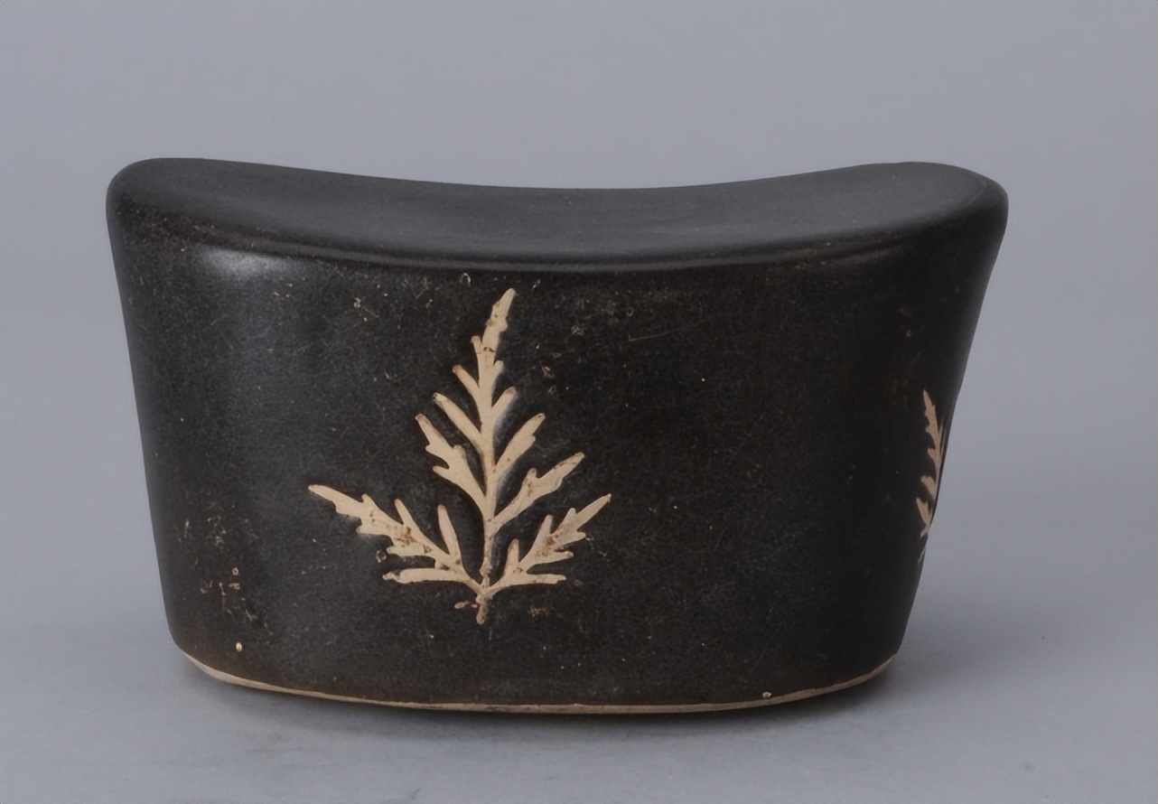 Looking at the development of porcelain in the Tang Dynasty from the ...