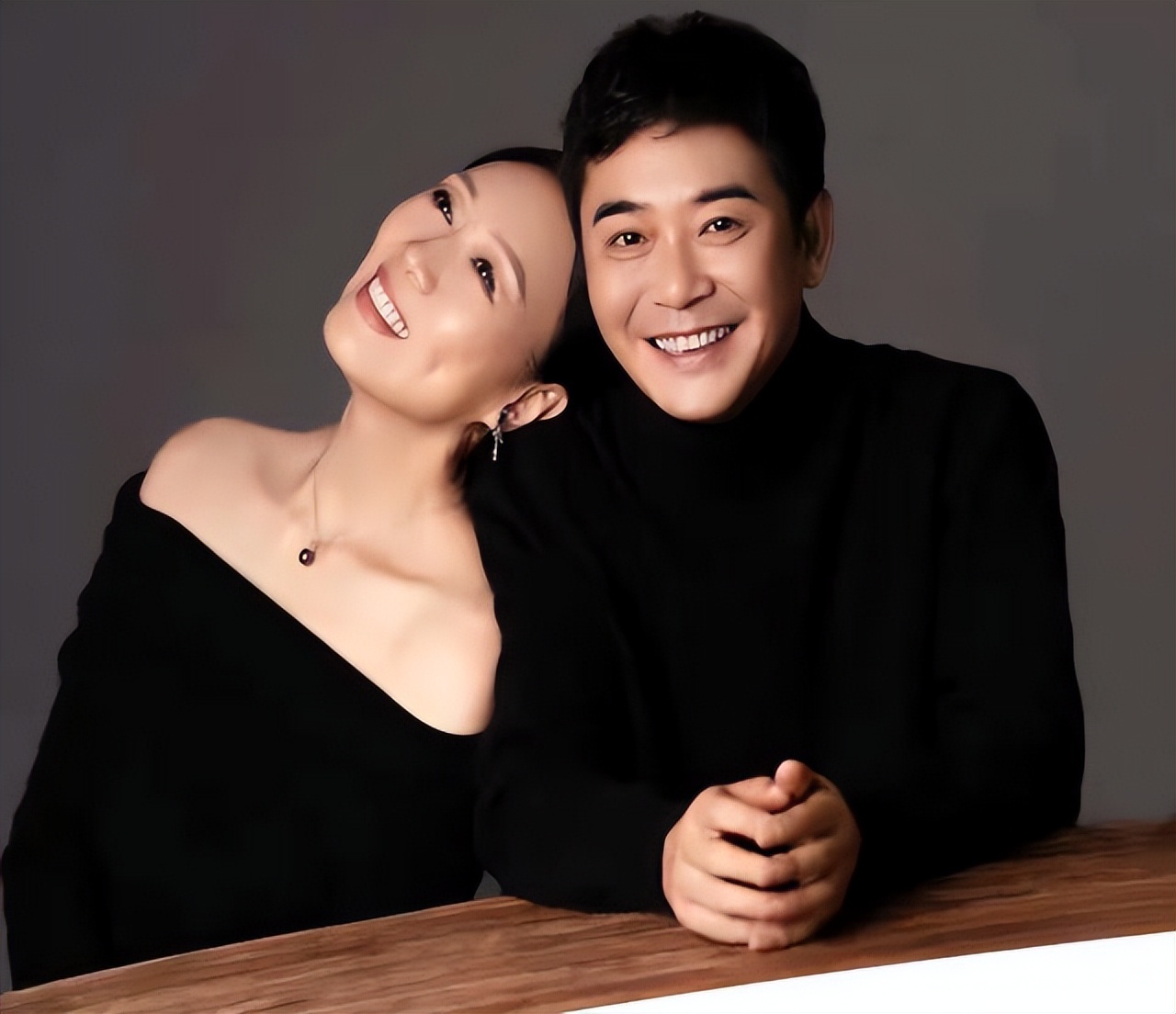 Wu Qiong posted about her family's daily life, eating vegetables with her hands, her mother-in ...