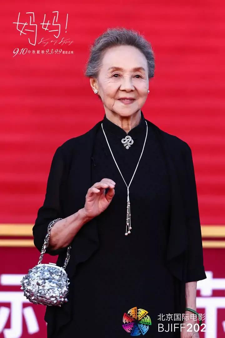 84-year-old grandmother Wu Yanshu has become a favorite for the best ...