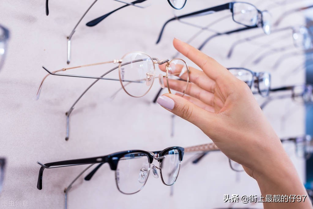 What process does an optometrist need to match glasses and how much ...