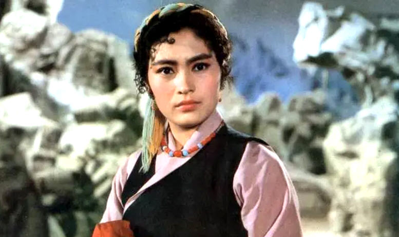 Yaya in the movie "Yaya" / Song Xiaoying - 1979 "Movie Introduction ...