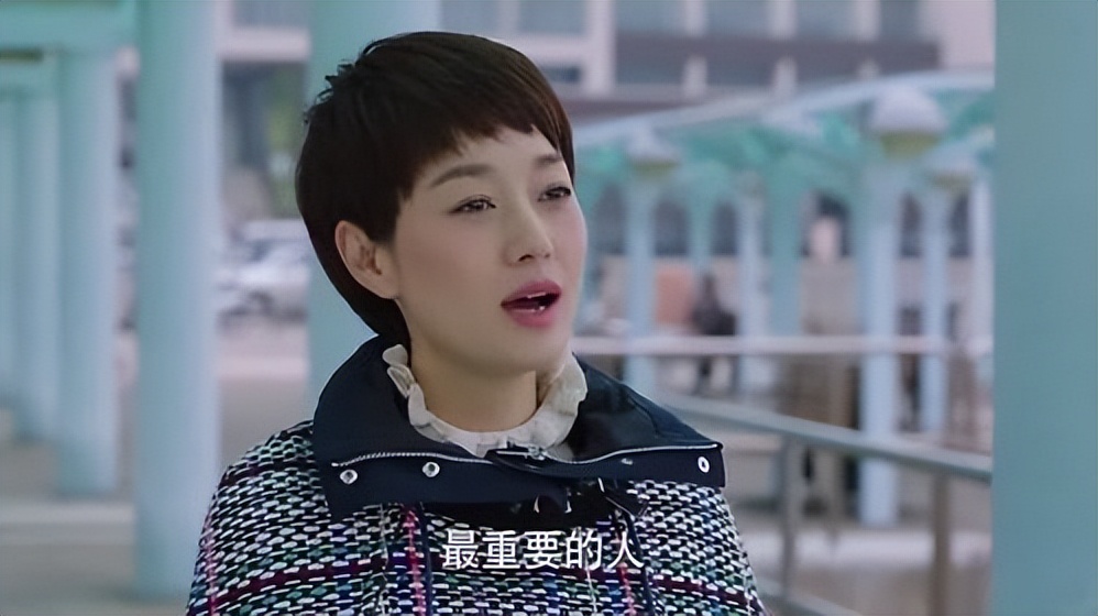 This is how Luo Zijun's dressing style improved in "The First Half of ...