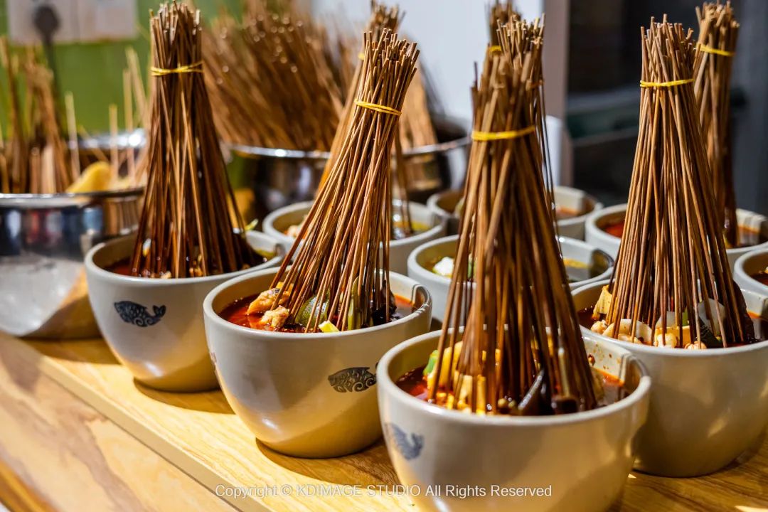 Chengdu Food and Snack Raiders: Delicious and cheap locals are good - iNEWS