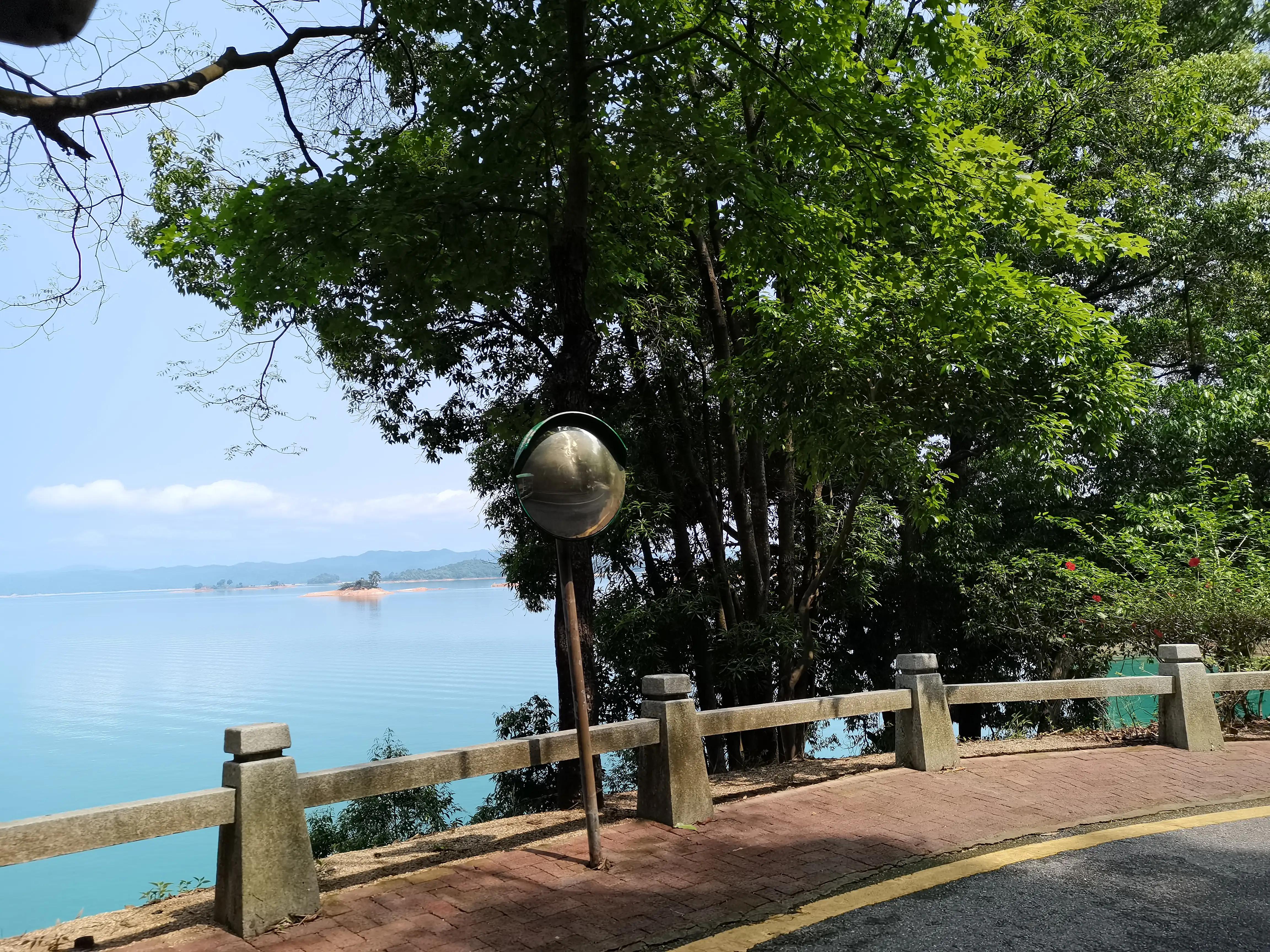 Wanlv Lake in the clear water oasis - iNEWS