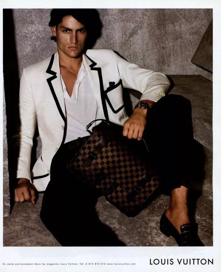 Veteran supermodel Tyson Barrow makes a low-key comeback - iMedia