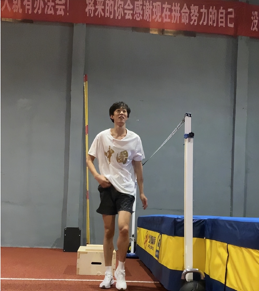 Banner steals the spotlight!Zhang Guowei does not rest during the ...