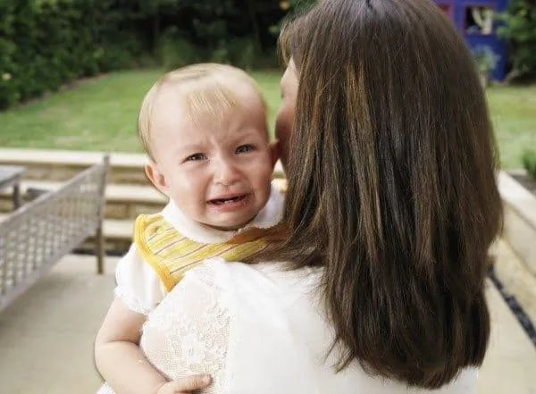 What should children do if they are afraid of strangers? - iNEWS