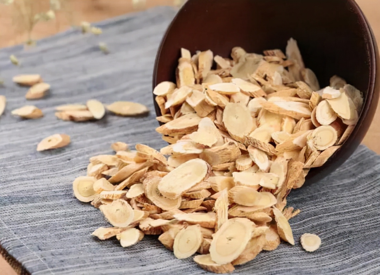 Why do people lose weight by drinking astragalus water often?Note: The ...