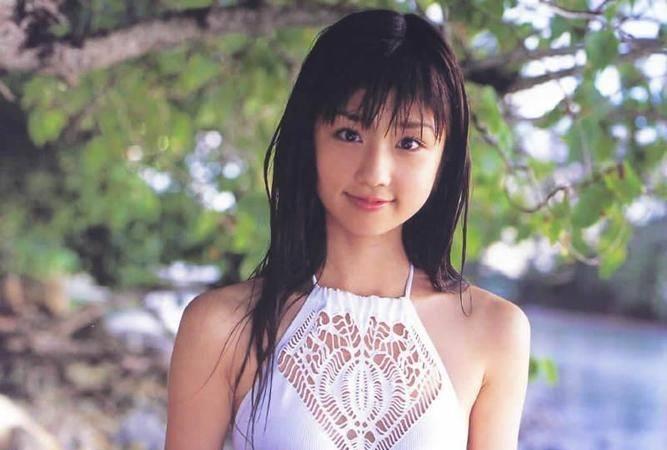 The 40-year-old Japanese supermodel Yuko Ogura is as fresh and ...