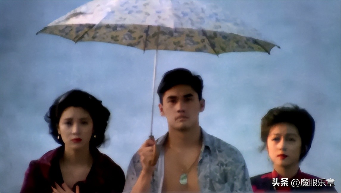 A passer-by met Wu Dawei on the street and asked for a group photo. The ...