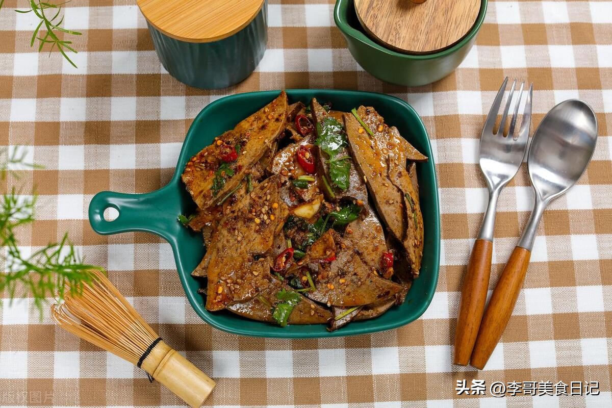 Cold pork liver, spicy and refreshing, delicious without fishy smell, delicious and delicious ...