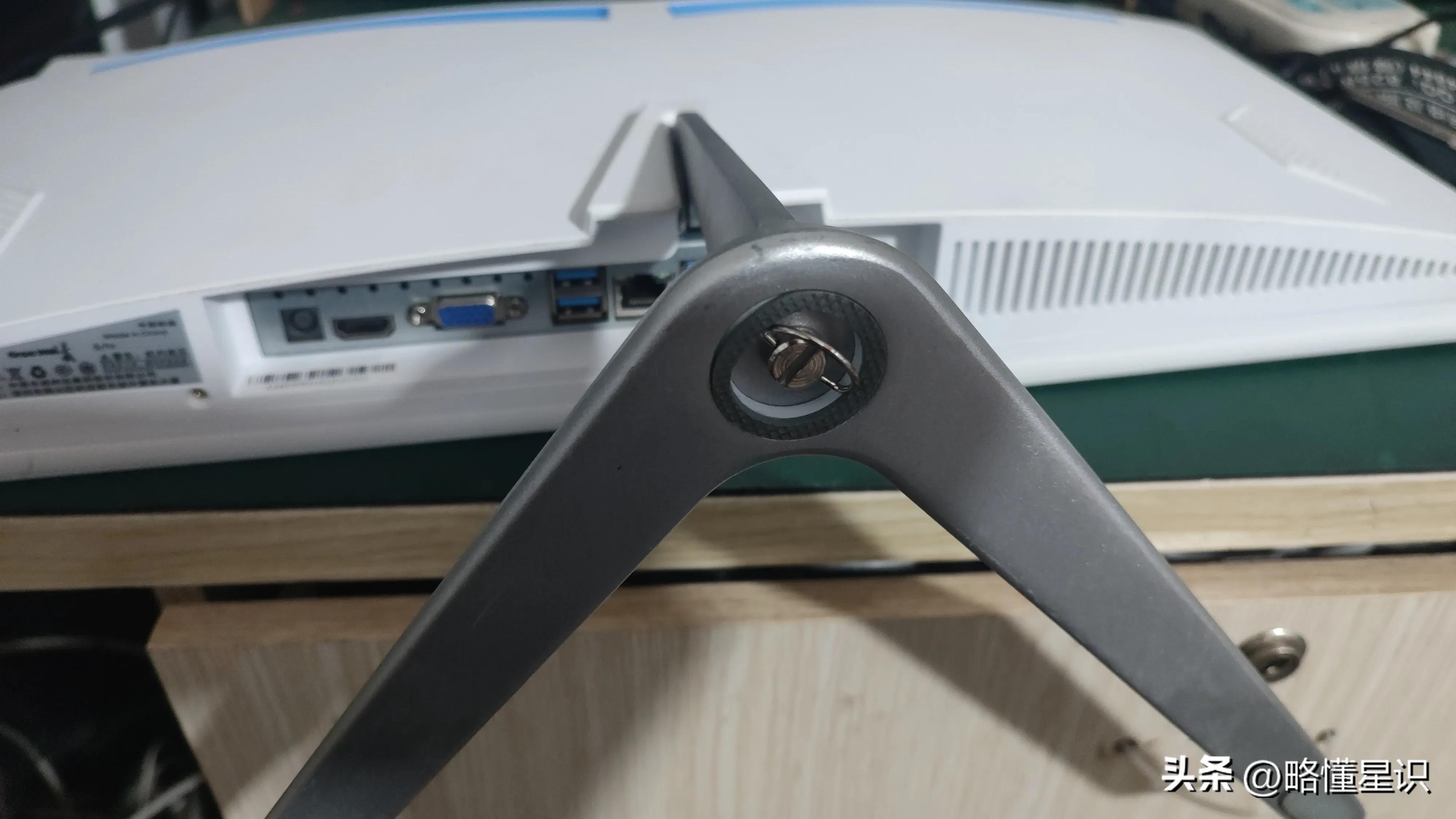 How to disassemble the Great Wall T2202 series all-in-one! - iNEWS