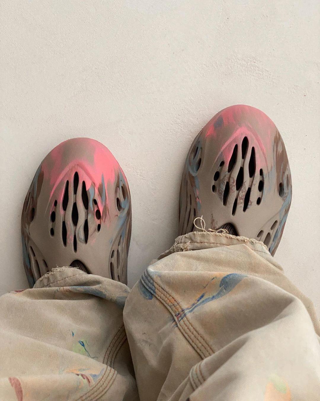 The new YEEZY clog colorway gets a blast of bright pink in its marble ...