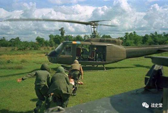 A-1 attack plane shot down in Vietnam, leader risked emergency landing ...