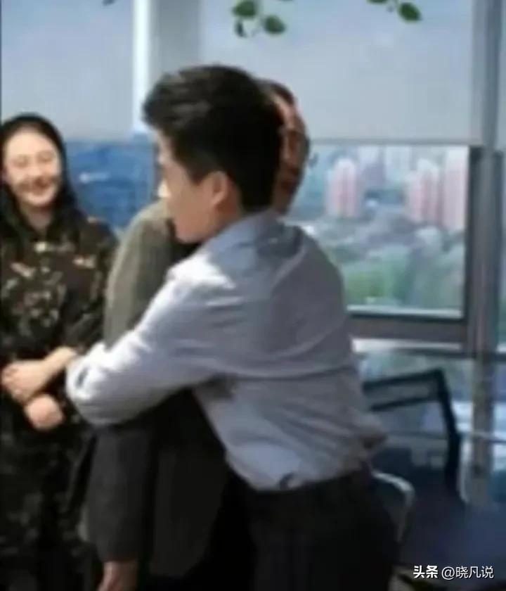 Cai Lei brings his new book "Believe" and talks to Yu Minhong and Dong Yuhui with his wife ...