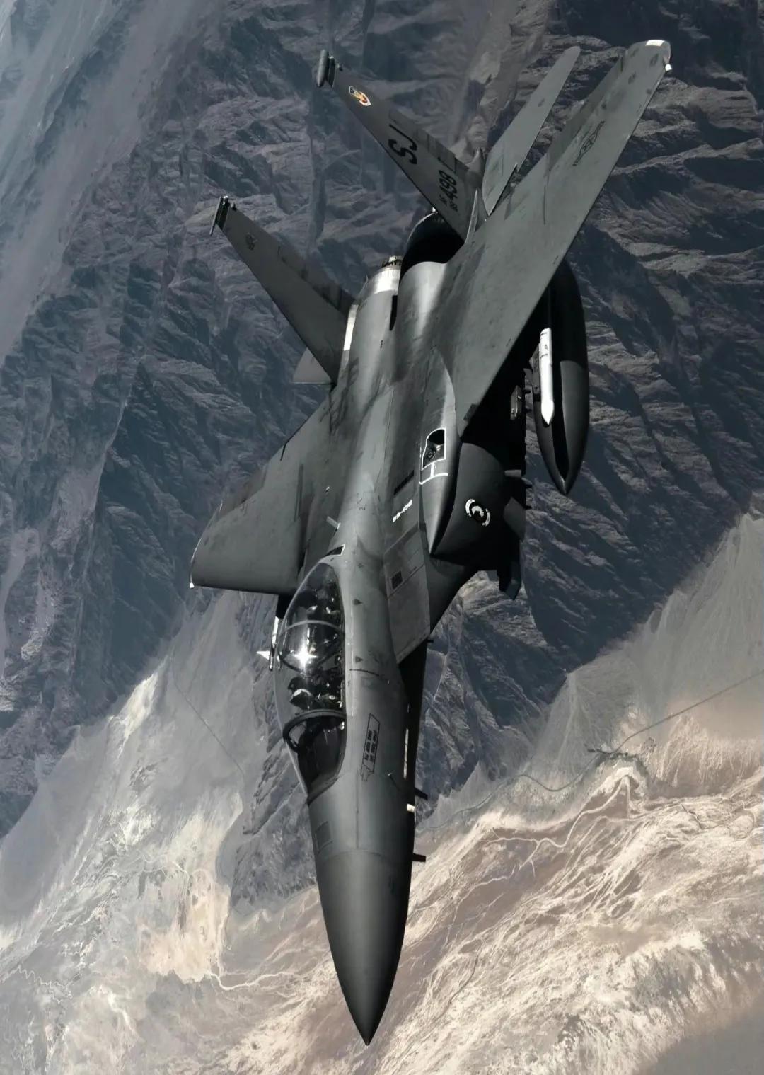 American F-15 fighter jet, excellent performance in air superiority ...