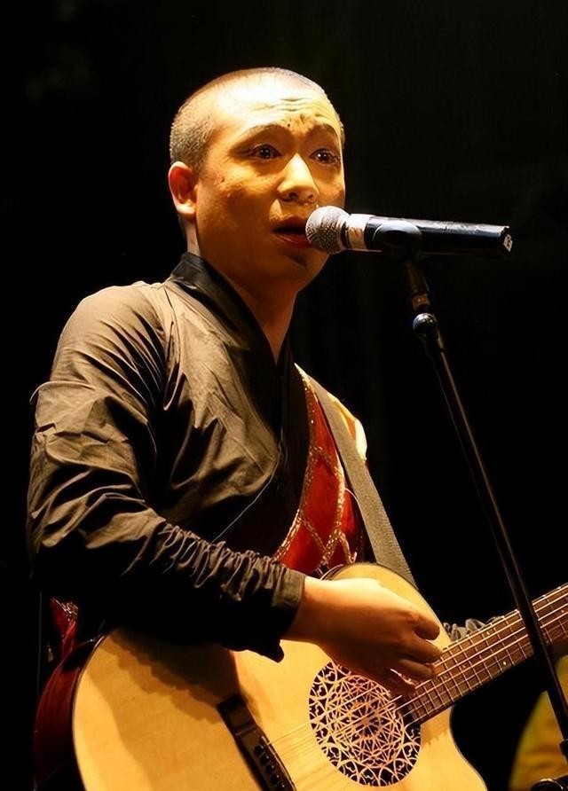 What is it like to be in love with Faye Wong? Liang Long: We are not ...