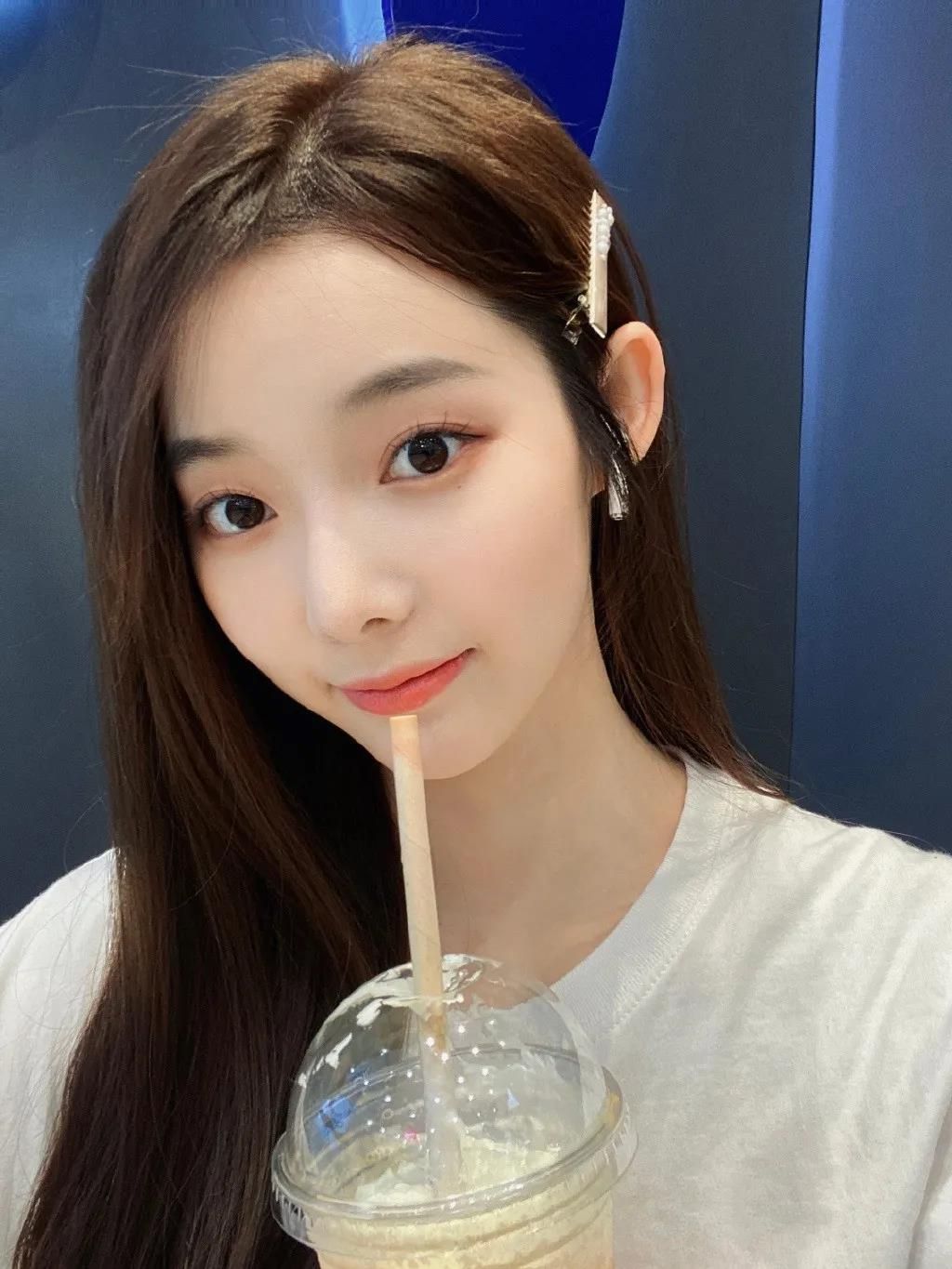 Feng Wanhe, a sweet and charming goddess - iNEWS