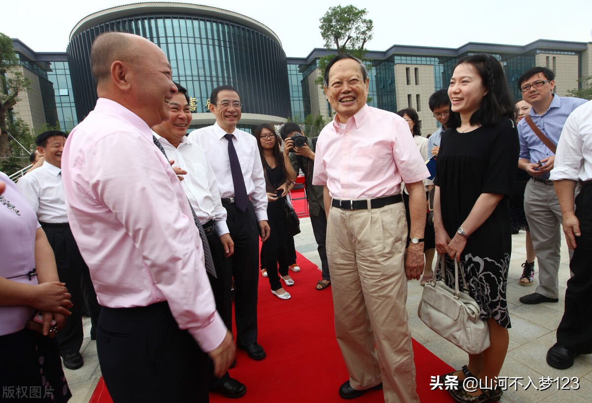 The greatest living physicist, none - iNEWS