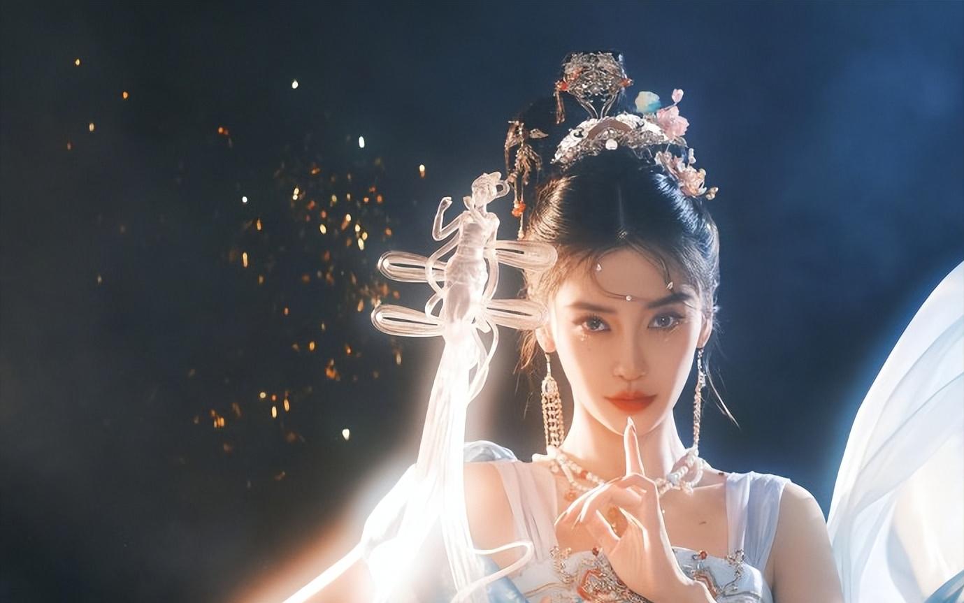 Angelababy Dunhuang goddess style photo dancing between light and ...