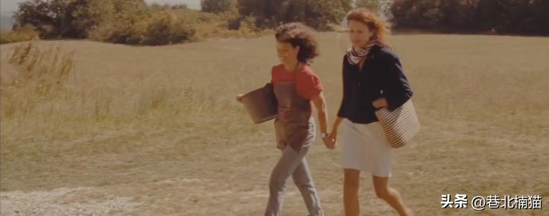 What does the French film "A Tale of Autumn" express through its unique ...