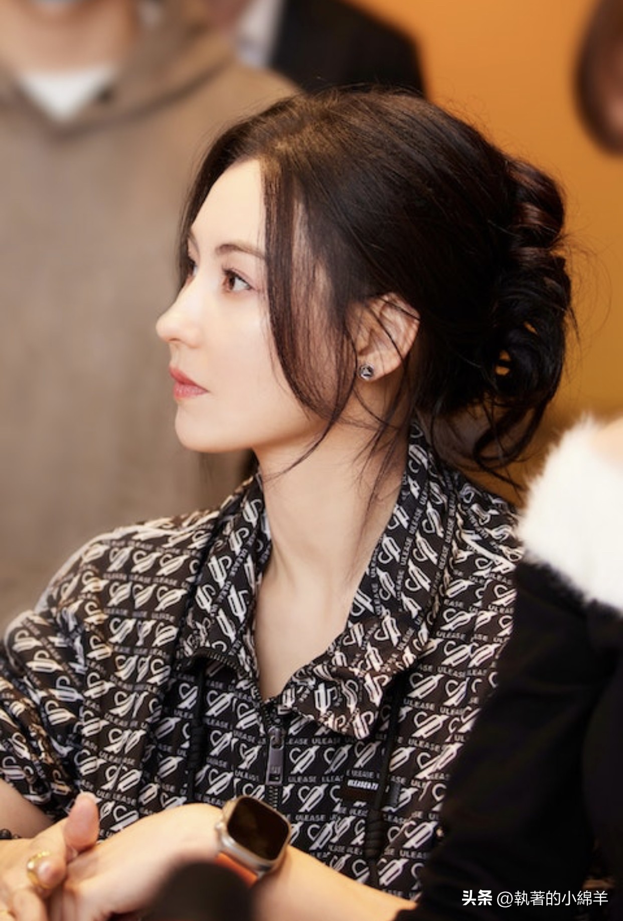 Cecilia Cheung and Jia Nailiang live and support each other with goods - iNEWS