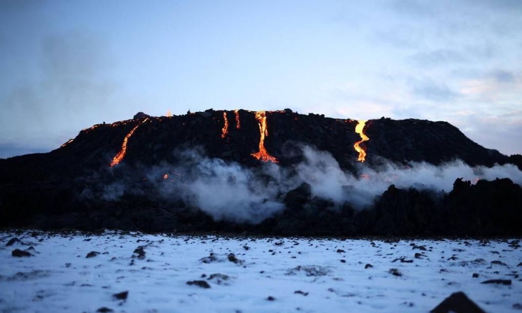 The super hot soup in Iceland's volcanic crater is hotter than the sun ...