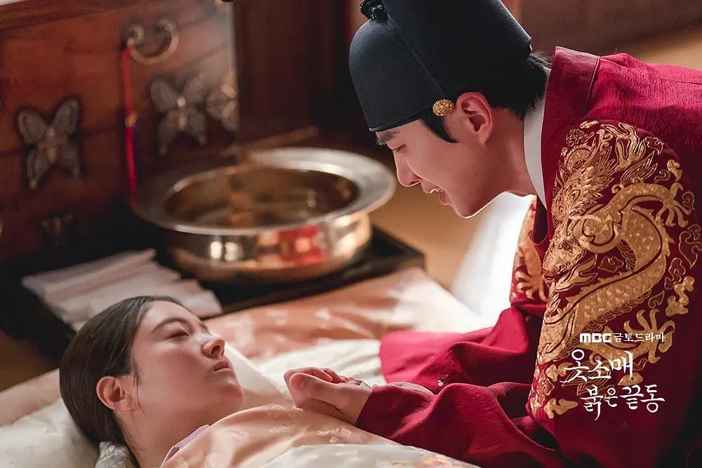 "Sleeve Red Trim" is available now!10 people including Li Junhao and Li ...