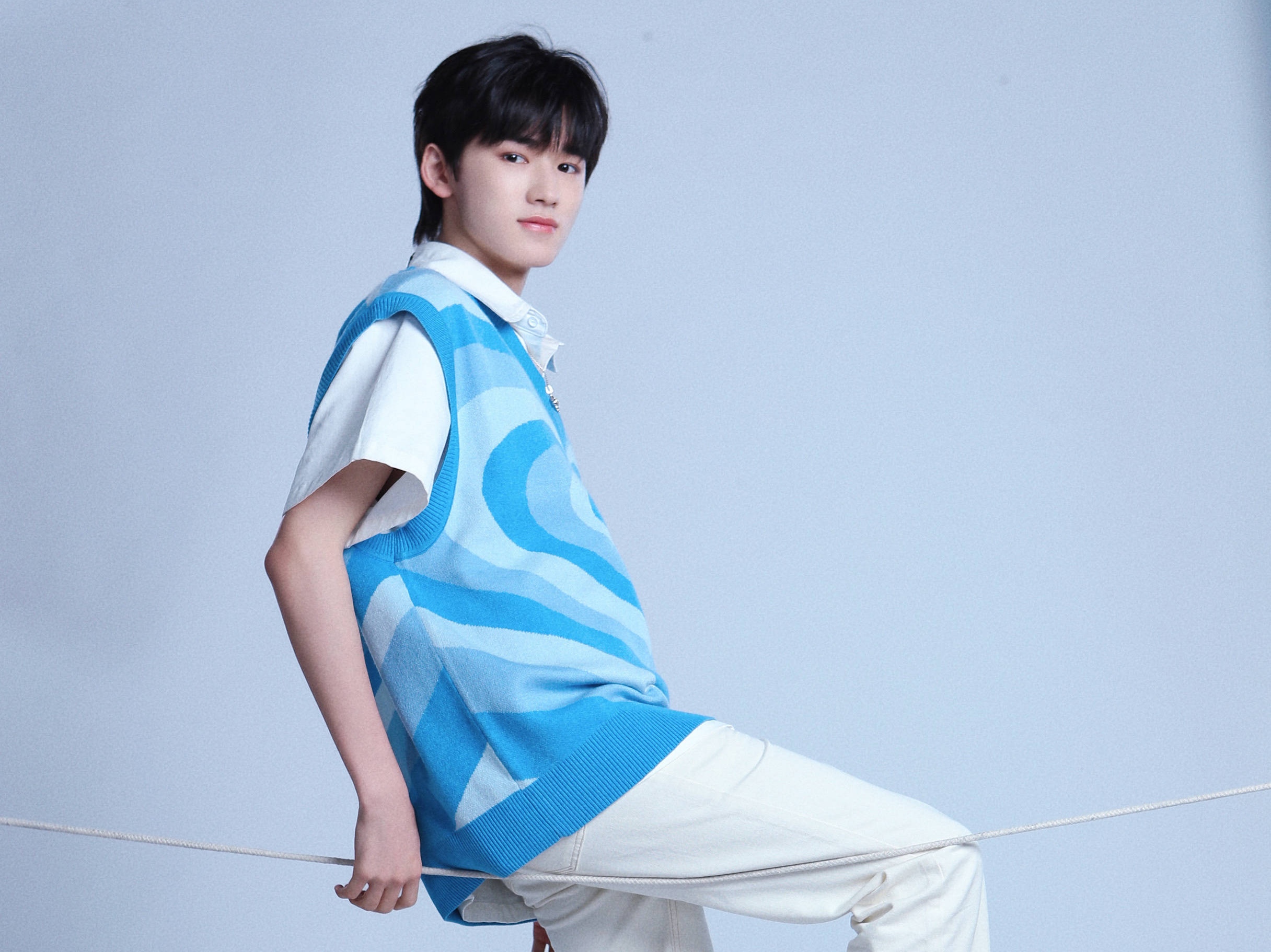 Song Yaxuan's 33 sets of photos summed up at 17 years old - iNEWS