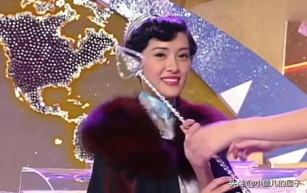 She is the "Four Materials Champion" of Miss Hong Kong, her debut is ...