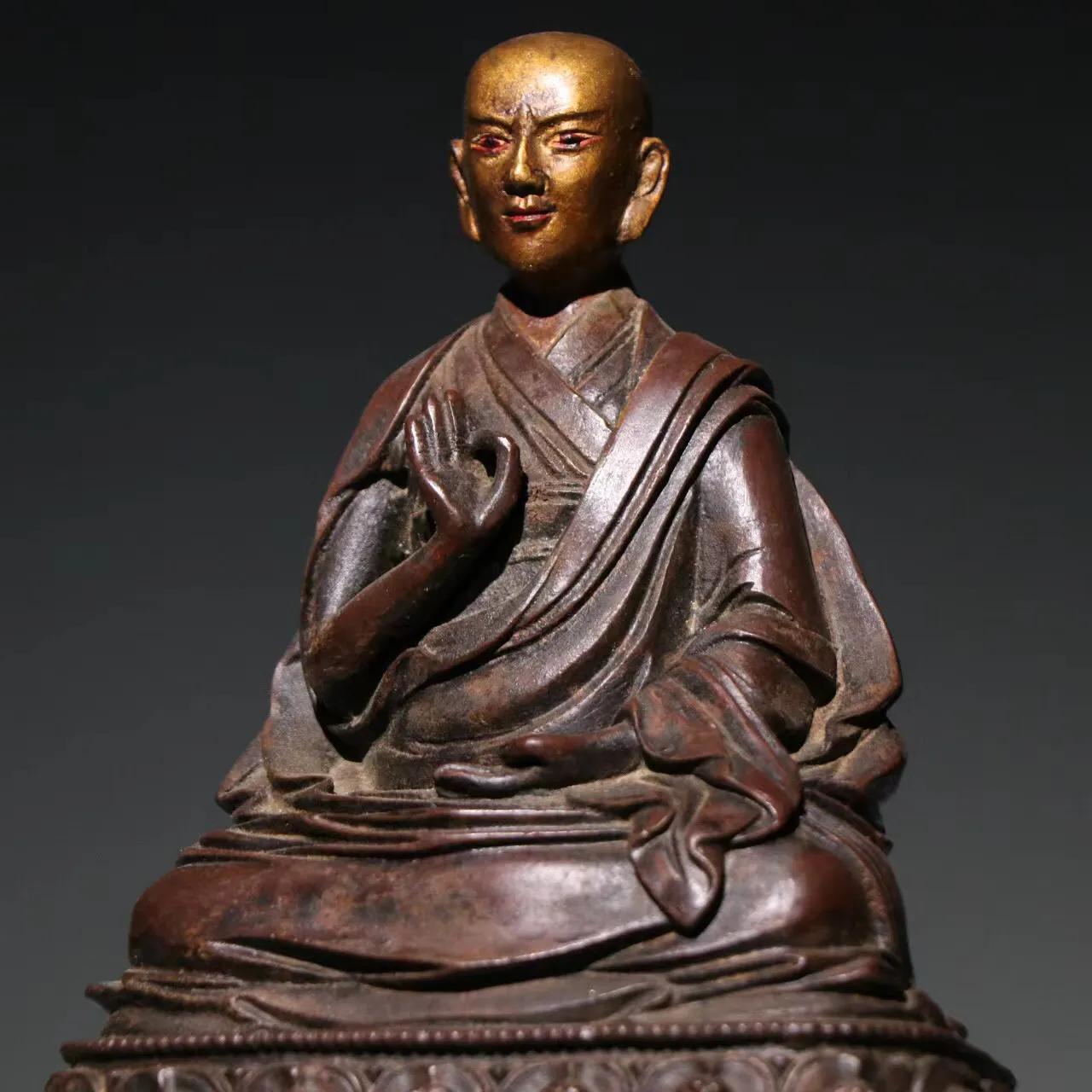Gilt bronze statue of the master - iMedia
