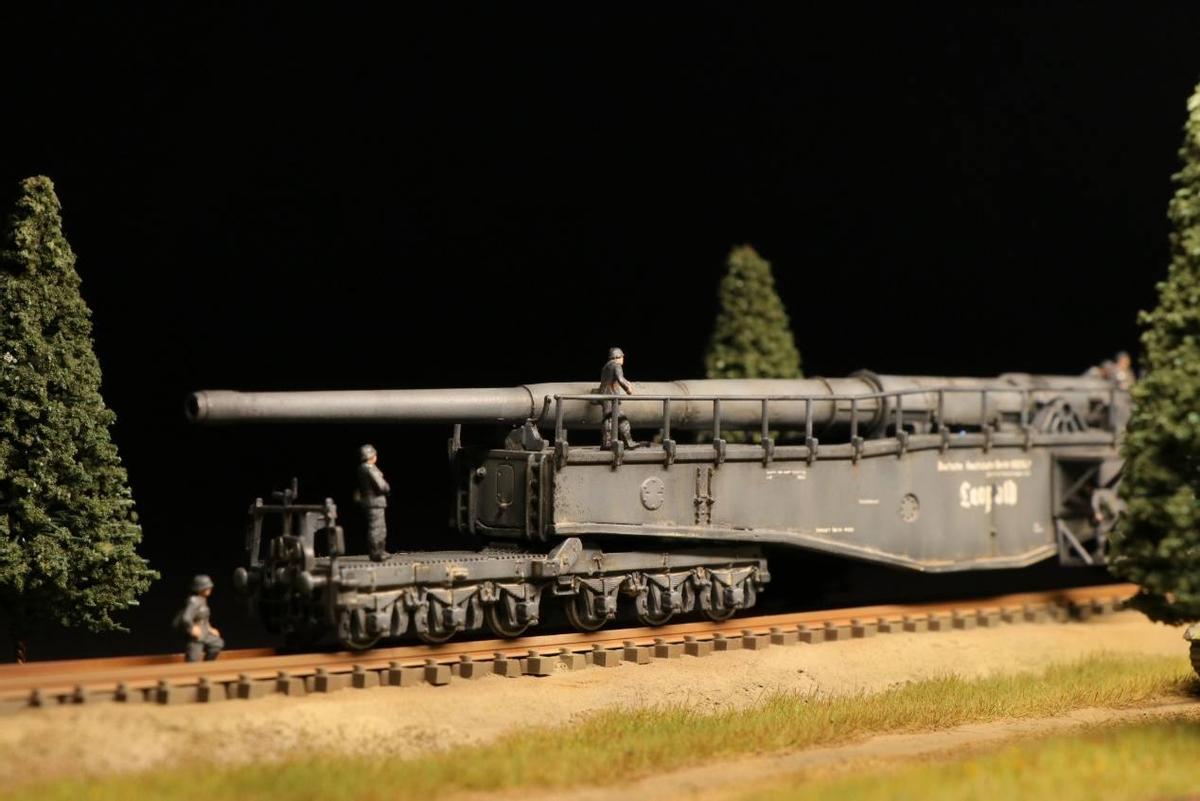 One cannon destroys a fortress weighing 1,300 tons. Why did Germany ...