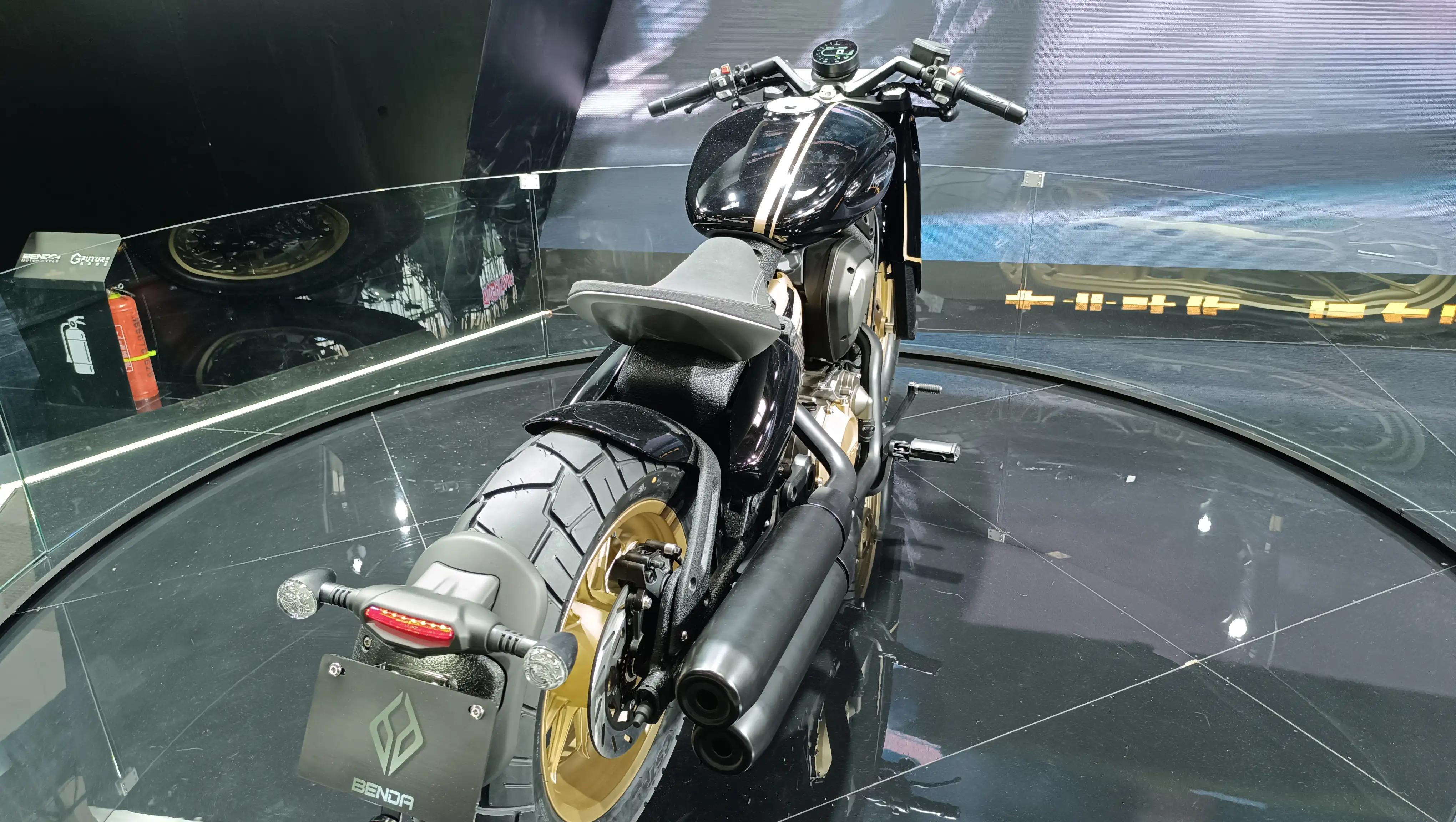 Benda Chinchilla 450 is just a prelude, Napoleon is the king, this ...