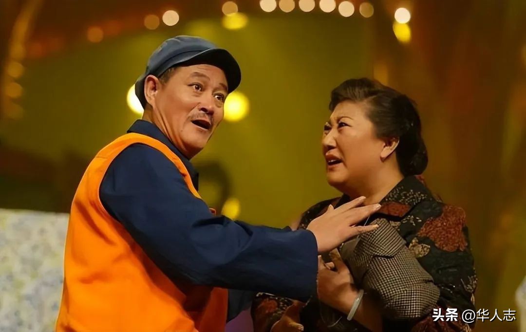 In the back of the Chinese talk show, I saw the appearance of the ...