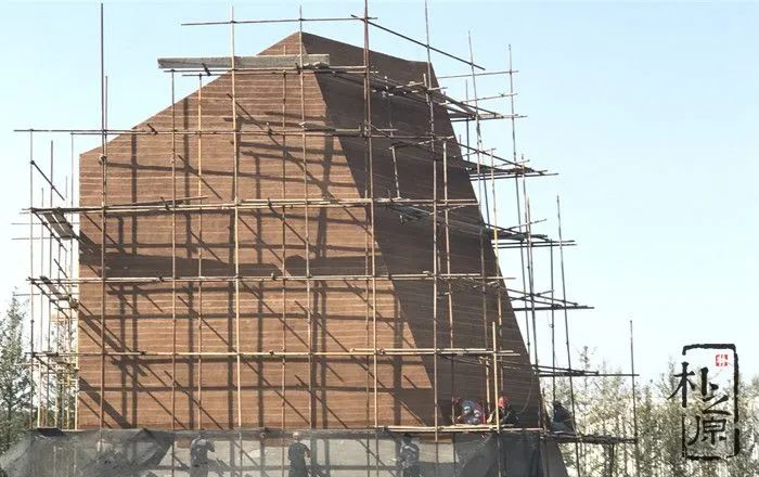 How to design and construct modern rammed earth walls? How is the ...