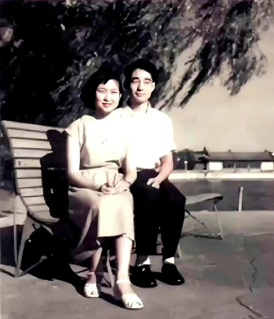 60年，李敏與孔令華的合照，妥妥氣質型的大美女和陽光型的男神 - 頭條匯