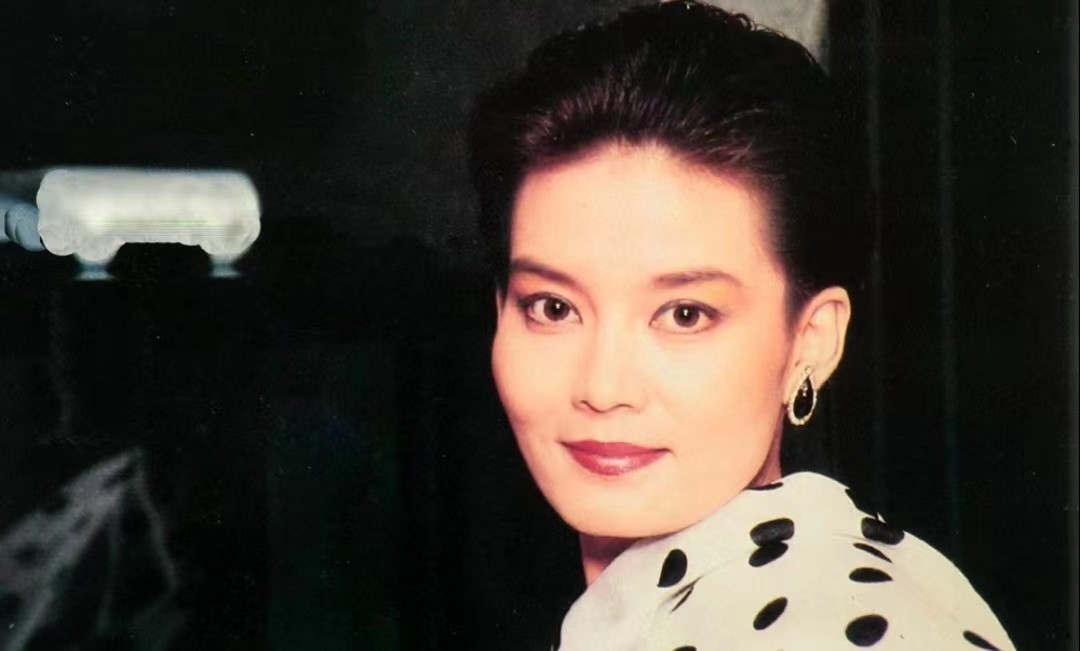 "Queen of Tragedy" Pan Hong: Received her father's ashes at the age of ...