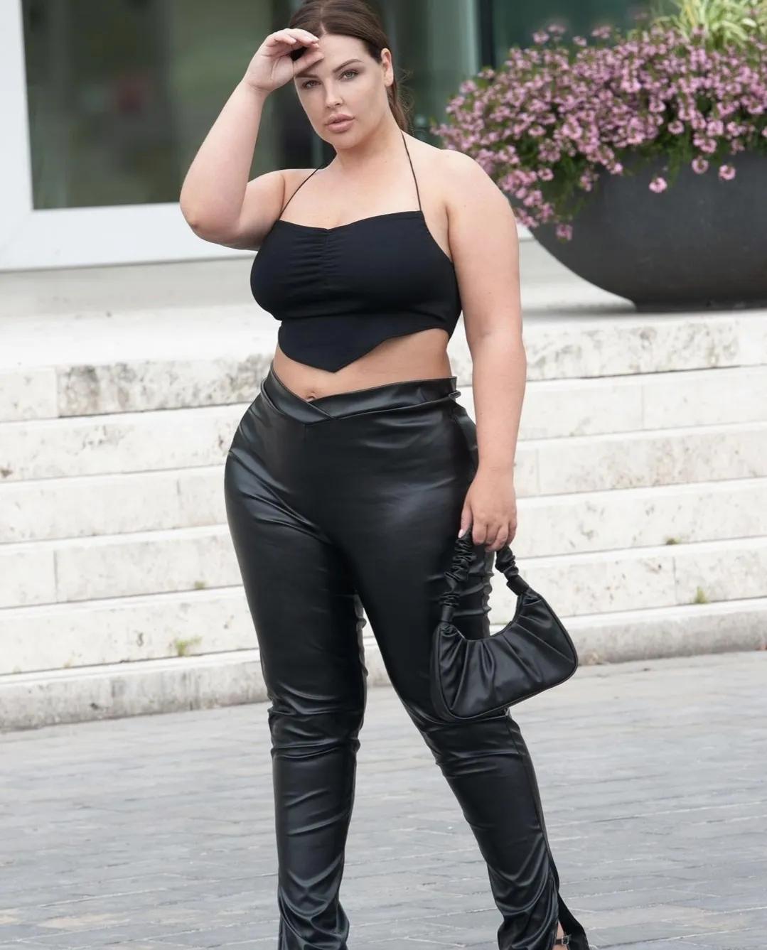 Angel face devil figure, plus size goddess: Sharon Grobben - iNEWS