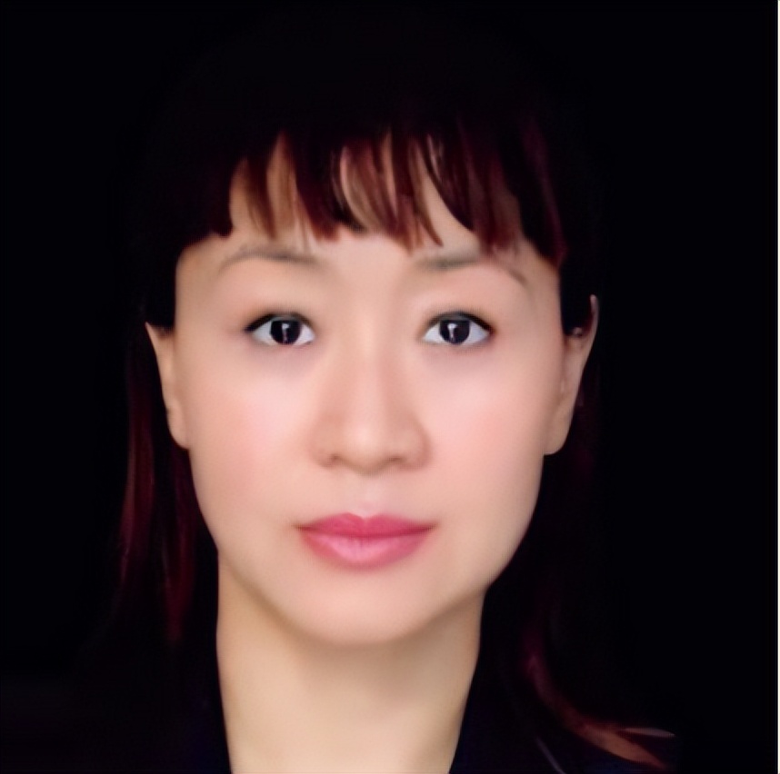 "Public mistress" Li Wei, weaves a network of relationships based on her beauty, and once made a ...