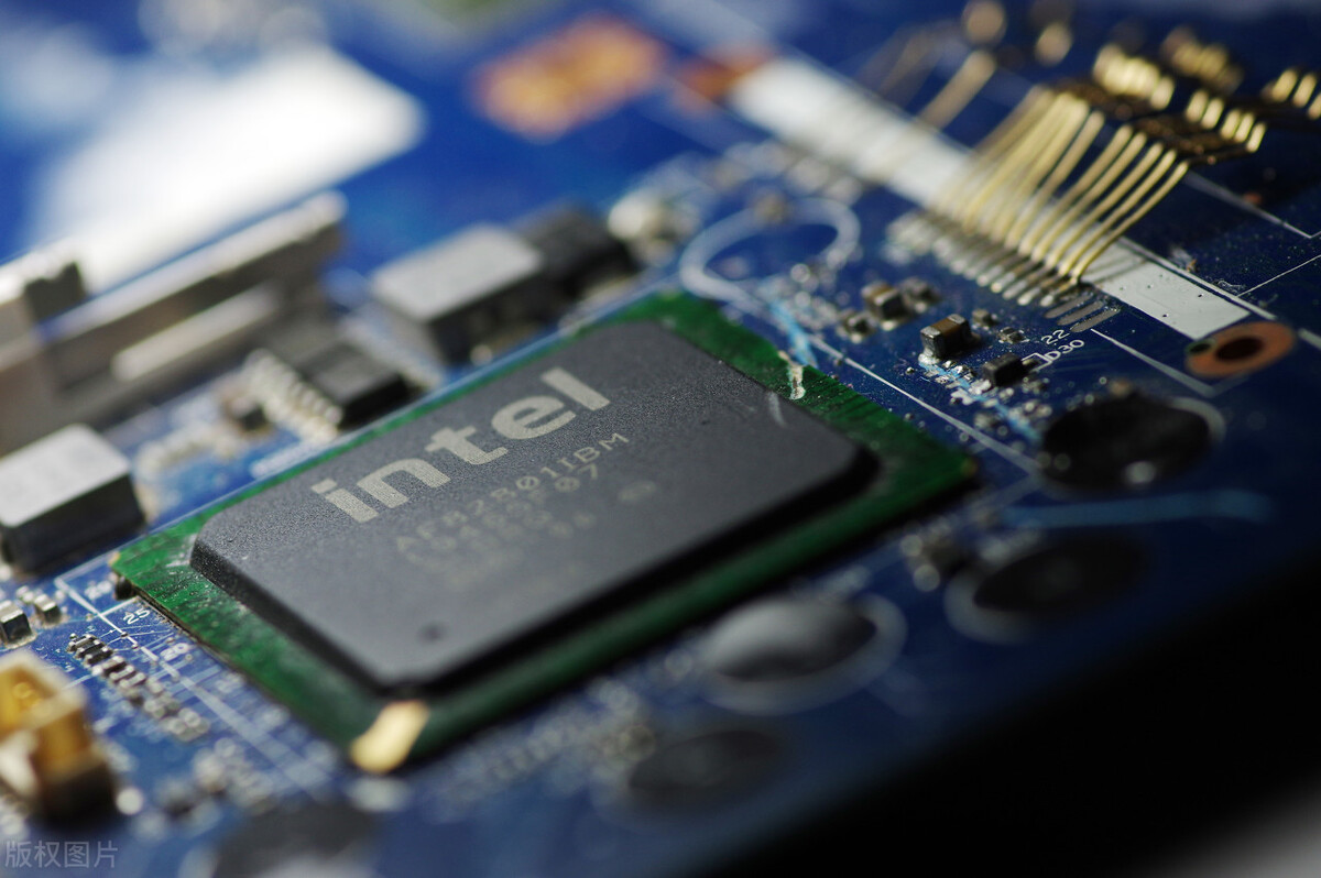 Showdown!Intel announces 1.8nm process, manufacturing chips with 1 trillion transistors in 2030 ...